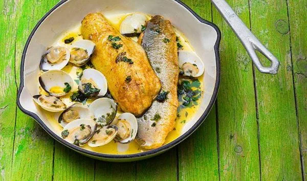 Lombos de Robalo com Molho de Amêijoa | Becel